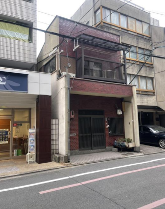 Sugiya-cho Land with Existing House near Subway Karasuma-Oike Station ...